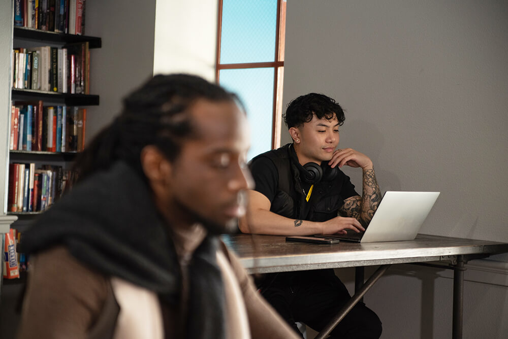 Educational Programs: Travel Seminars, Scholarships & More | HI USA