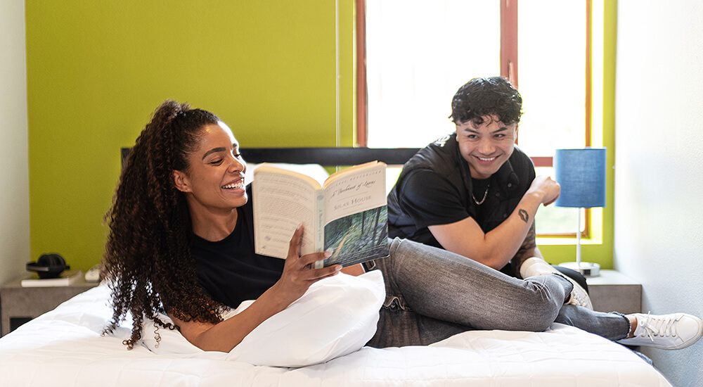 How to Make a Hostel Stay More Romantic - HI USA